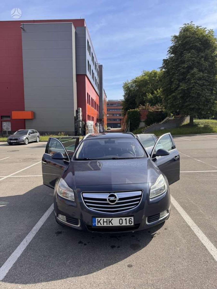 Blue Opel Insignia 2009 in Vilnius, with an engine capacity of 1.96 L and mileage of 269 thousand km for 3350 €, photo 1 on AUTOMOTO.COM.LV