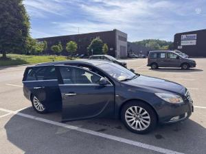 Blue Opel Insignia 2009 in Vilnius, with an engine capacity of 1.96 L and mileage of 269 thousand km for 3350 €, photo 8 on AUTOMOTO.COM.LV