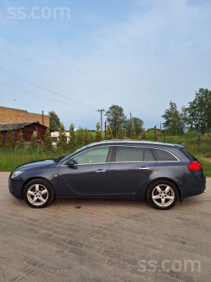 Blue Opel Insignia 2010 in Jelgava, with an engine capacity of 2.00 L and mileage of 433 thousand km for 1550 €, photo 3 on AUTOMOTO.COM.LV