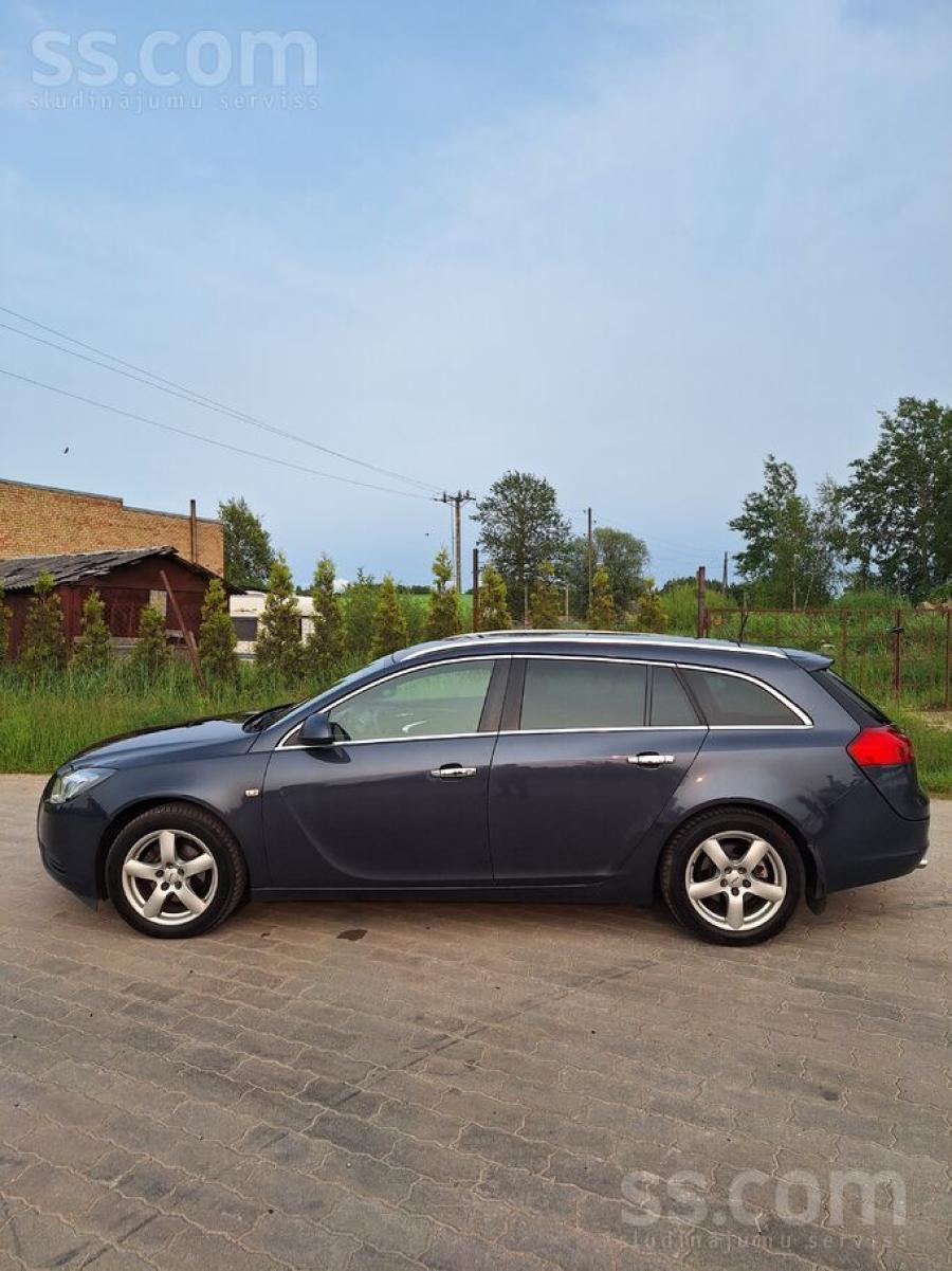 Blue Opel Insignia 2010 in Jelgava, with an engine capacity of 2.00 L and mileage of 433 thousand km for 1550 €, photo 3 on AUTOMOTO.COM.LV
