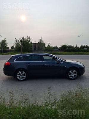 Blue Opel Insignia 2010 in Jelgava, with an engine capacity of 2.00 L and mileage of 433 thousand km for 1550 €, photo 4 on AUTOMOTO.COM.LV