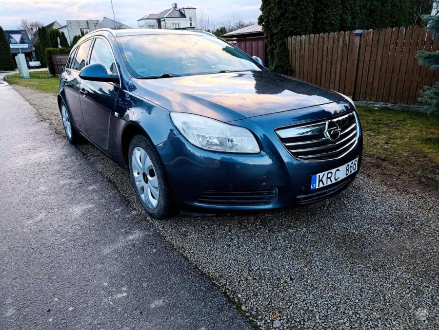 Zils Opel Insignia 2010 Pakruojis, ar dzinēja tilpumu 1.96 L un nobraukumu 379 tūkst. km par 2450 €, foto 1 vietnē AUTOMOTO.COM.LV