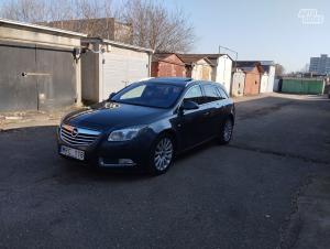 Blue Opel Insignia 2010 in Kaunas, with an engine capacity of 2.00 L and mileage of 301 thousand km for 2500 €, photo  on AUTOMOTO.COM.LV