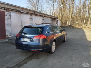 Blue Opel Insignia 2010 in Kaunas, with an engine capacity of 2.00 L and mileage of 301 thousand km for 2500 €, photo 2 on AUTOMOTO.COM.LV