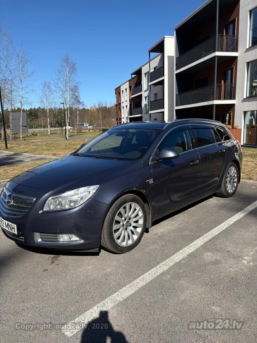 Blue Opel Insignia 2010 in Tallinn, with an engine capacity of 2.00 L and mileage of 223 thousand km for 4800 €, photo 1 on AUTOMOTO.COM.LV