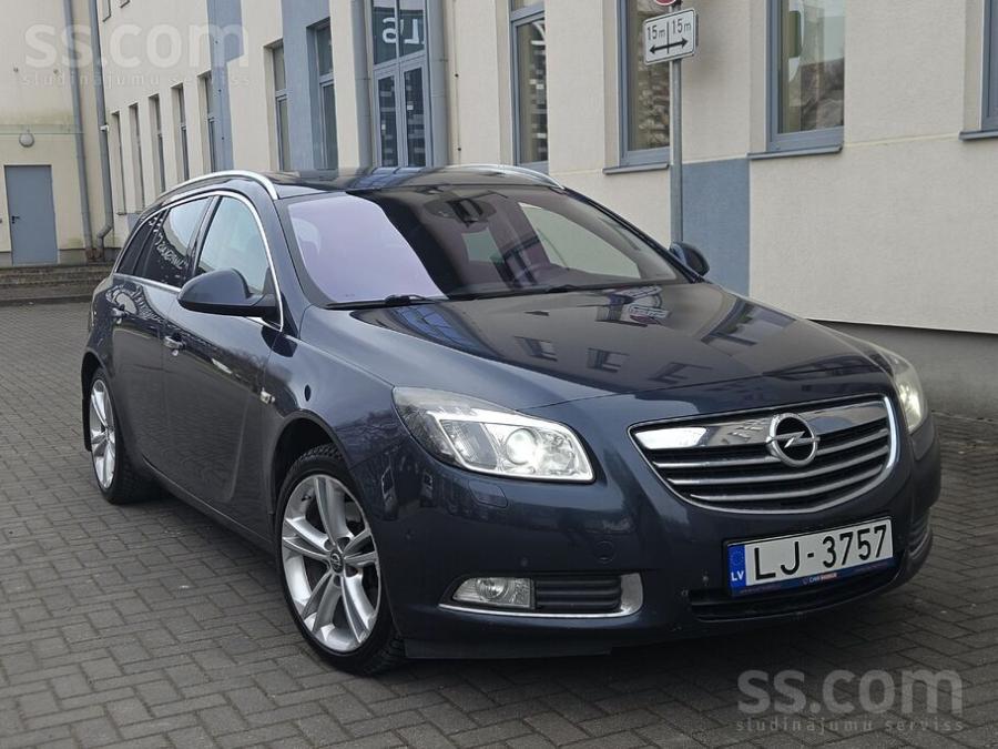 Zils Opel Insignia 2010 Jelgava, ar dzinēja tilpumu 2.00 L un nobraukumu 329 tūkst. km par 2900 €, foto 1 vietnē AUTOMOTO.COM.LV