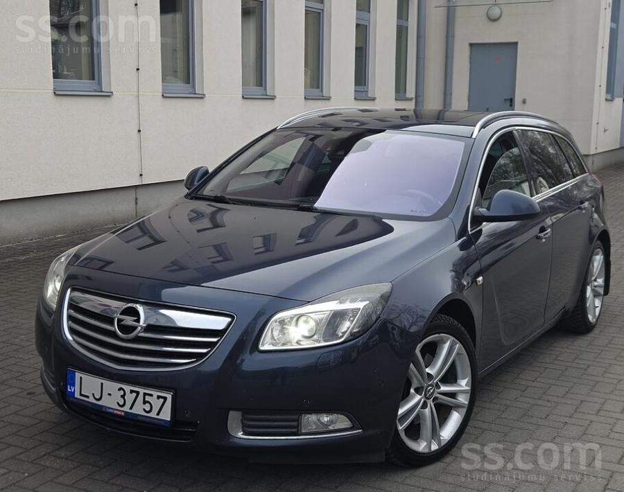 Zils Opel Insignia 2010 Jelgava, ar dzinēja tilpumu 2.00 L un nobraukumu 329 tūkst. km par 2900 €, foto 4 vietnē AUTOMOTO.COM.LV