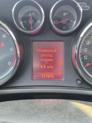 Blue Opel Insignia 2010 in Panevezys, with an engine capacity of 2.00 L and mileage of 227 thousand km for 3499 €, photo 18 on AUTOMOTO.COM.LV