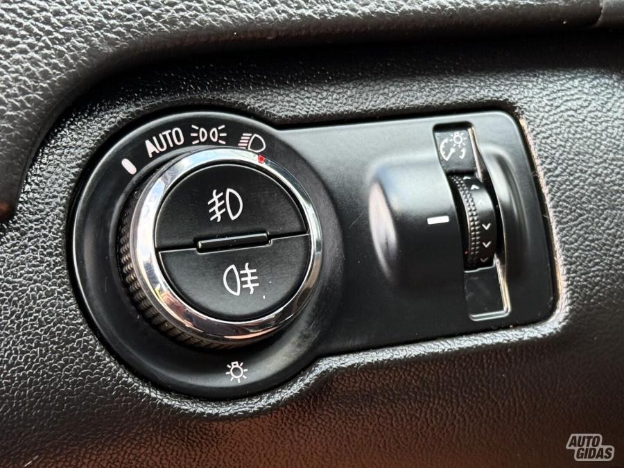 Zils Opel Insignia 2010 Kauņa, ar dzinēja tilpumu 2.00 L un nobraukumu 269 tūkst. km par 3500 €, foto 11 vietnē AUTOMOTO.COM.LV