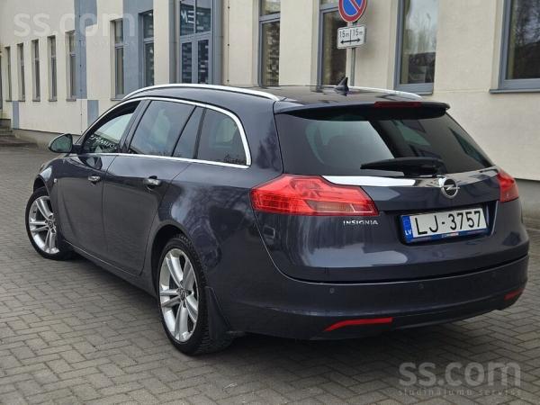 Zils Opel Insignia 2010 Jelgava, ar dzinēja tilpumu 2.00 L un nobraukumu 329 tūkst. km par 2900 €, foto 4 vietnē AUTOMOTO.COM.LV
