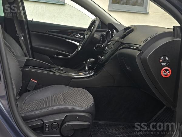 Zils Opel Insignia 2010 Jelgava, ar dzinēja tilpumu 2.00 L un nobraukumu 329 tūkst. km par 2900 €, foto 6 vietnē AUTOMOTO.COM.LV