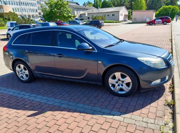 Zils Opel Insignia 2010 Ventspils, ar dzinēja tilpumu 2.00 L un nobraukumu 298 tūkst. km par 1900 €, foto 1 vietnē AUTOMOTO.COM.LV