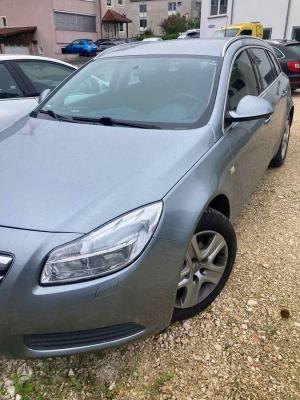 Blue Opel Insignia 2010 in Rokiskis, with an engine capacity of 2.00 L and mileage of 240 thousand km for 2150 €, photo  on AUTOMOTO.COM.LV