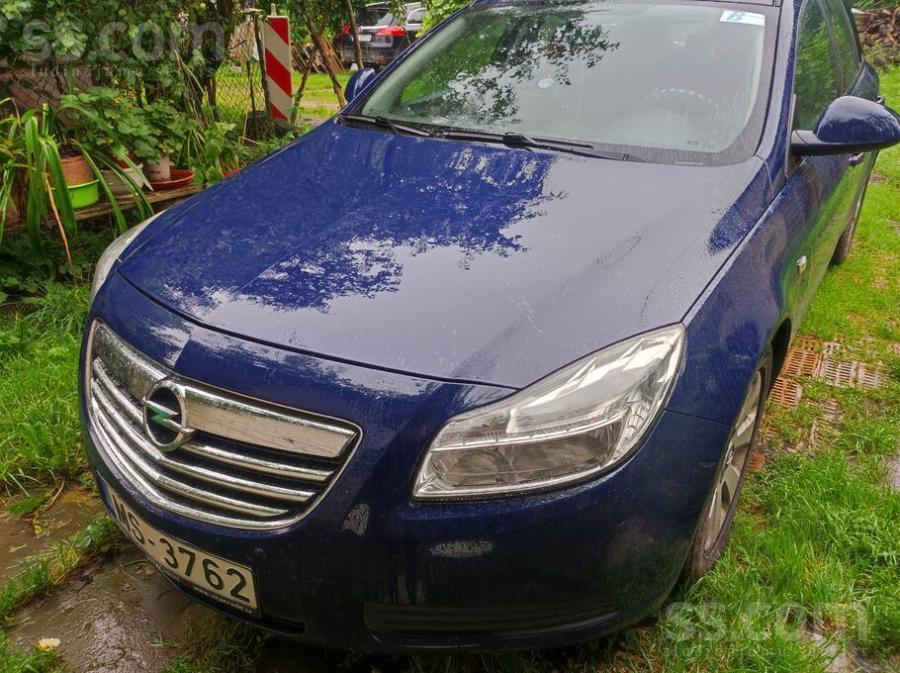 Zils Opel Insignia 2010 Bauska, ar dzinēja tilpumu 2.00 L un nobraukumu 233 tūkst. km par 2399 €, foto 1 vietnē AUTOMOTO.COM.LV