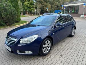 Blue Opel Insignia 2010 in Vilnius, with an engine capacity of 1.96 L and mileage of 309 thousand km for 1950 €, photo  on AUTOMOTO.COM.LV