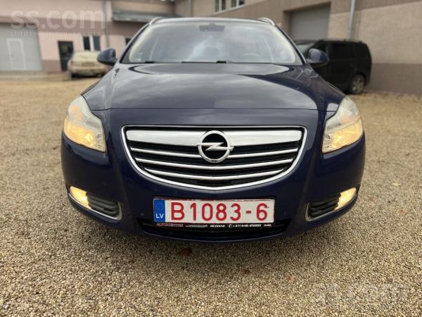 Zils Opel Insignia 2010 Rēzekne, ar dzinēja tilpumu 2.00 L un nobraukumu 355 tūkst. km par 1950 €, foto 1 vietnē AUTOMOTO.COM.LV