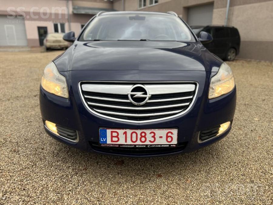 Zils Opel Insignia 2010 Rēzekne, ar dzinēja tilpumu 2.00 L un nobraukumu 355 tūkst. km par 1950 €, foto 1 vietnē AUTOMOTO.COM.LV