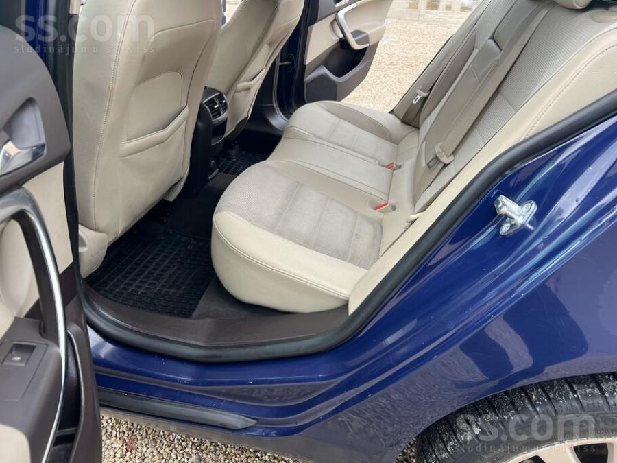 Zils Opel Insignia 2010 Rēzekne, ar dzinēja tilpumu 2.00 L un nobraukumu 355 tūkst. km par 1950 €, foto 12 vietnē AUTOMOTO.COM.LV