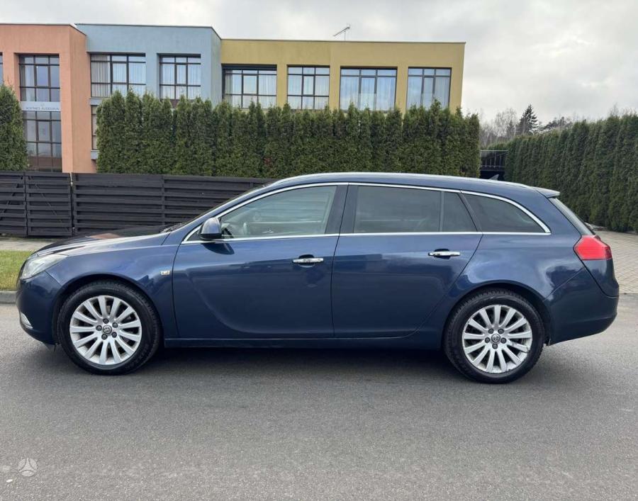 Blue Opel Insignia 2011 in Vilnius, with an engine capacity of 1.96 L and mileage of 291 thousand km for 3500 €, photo 6 on AUTOMOTO.COM.LV