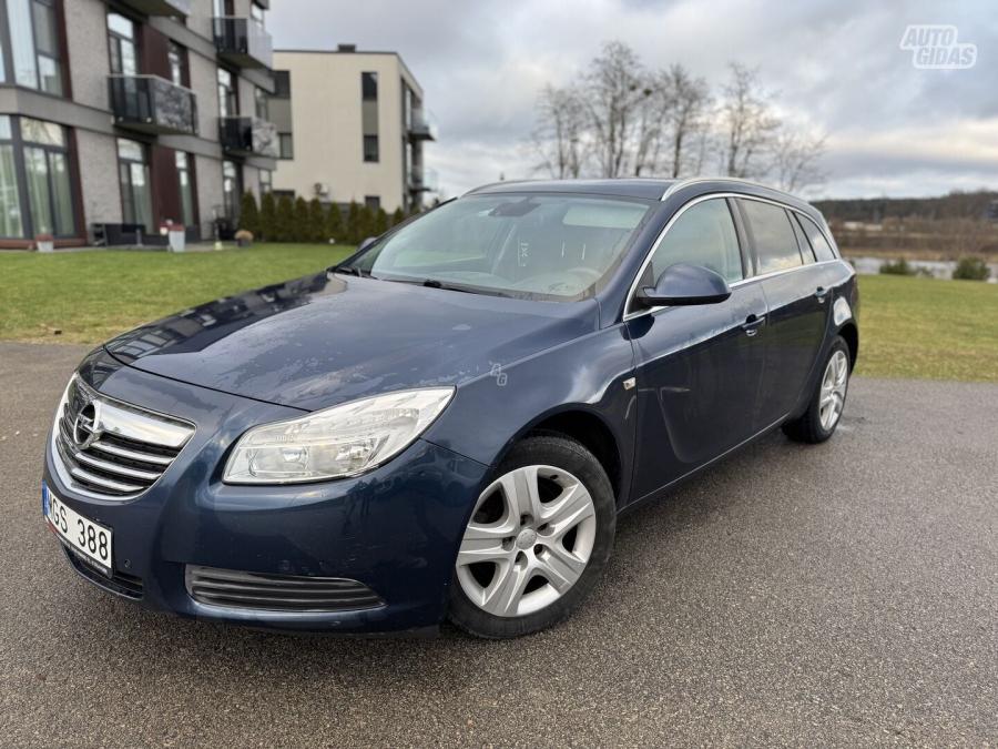Blue Opel Insignia 2011 in Kaunas, with an engine capacity of 2.00 L and mileage of 214 thousand km for 3200 €, photo 1 on AUTOMOTO.COM.LV