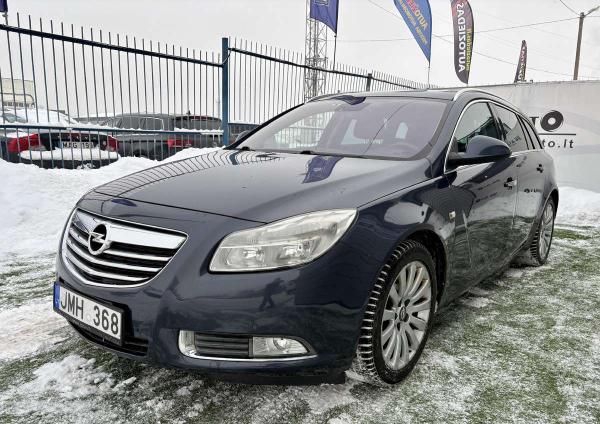 Blue Opel Insignia 2011 in Panevezys, with an engine capacity of 1.96 L and mileage of 302 thousand km for 3200 €, photo 1 on AUTOMOTO.COM.LV