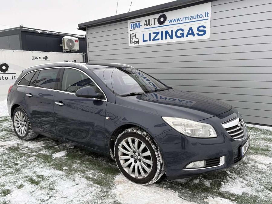 Blue Opel Insignia 2011 in Panevezys, with an engine capacity of 1.96 L and mileage of 302 thousand km for 3200 €, photo 4 on AUTOMOTO.COM.LV