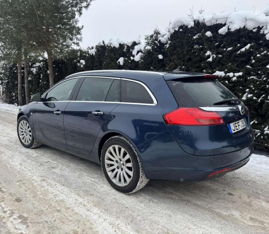 Blue Opel Insignia 2011 in Vilnius, with an engine capacity of 1.96 L and mileage of 291 thousand km for 3750 €, photo 3 on AUTOMOTO.COM.LV