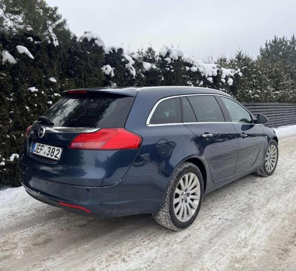 Blue Opel Insignia 2011 in Vilnius, with an engine capacity of 1.96 L and mileage of 291 thousand km for 3750 €, photo 4 on AUTOMOTO.COM.LV