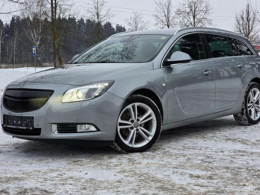 Blue Opel Insignia 2011 in Utena, with an engine capacity of 2.00 L and mileage of 250 thousand km for 2099 €, photo 2 on AUTOMOTO.COM.LV
