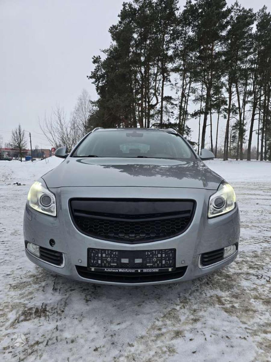 Blue Opel Insignia 2011 in Utena, with an engine capacity of 2.00 L and mileage of 250 thousand km for 2099 €, photo 7 on AUTOMOTO.COM.LV