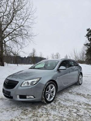Blue Opel Insignia 2011 in Utena, with an engine capacity of 2.00 L and mileage of 250 thousand km for 2099 €, photo 11 on AUTOMOTO.COM.LV