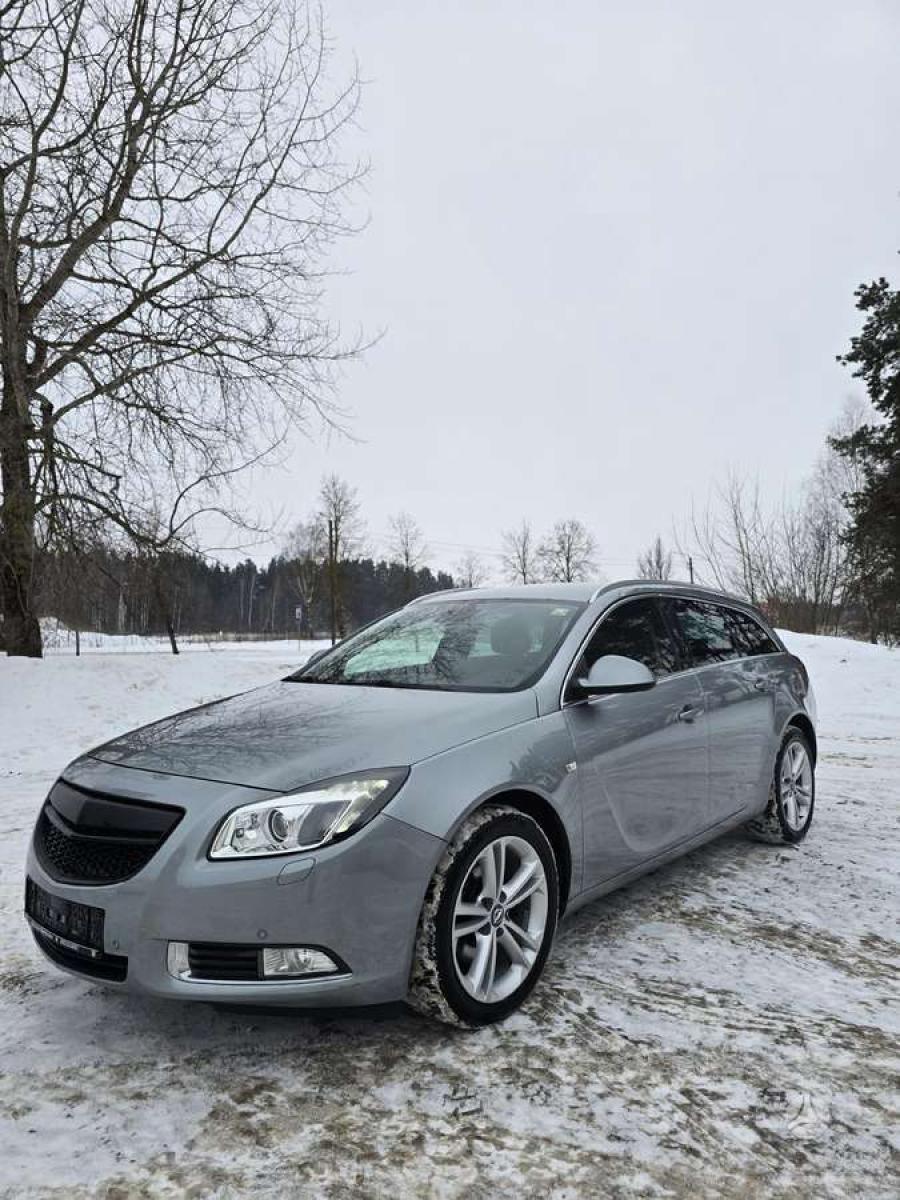 Blue Opel Insignia 2011 in Utena, with an engine capacity of 2.00 L and mileage of 250 thousand km for 2099 €, photo 11 on AUTOMOTO.COM.LV