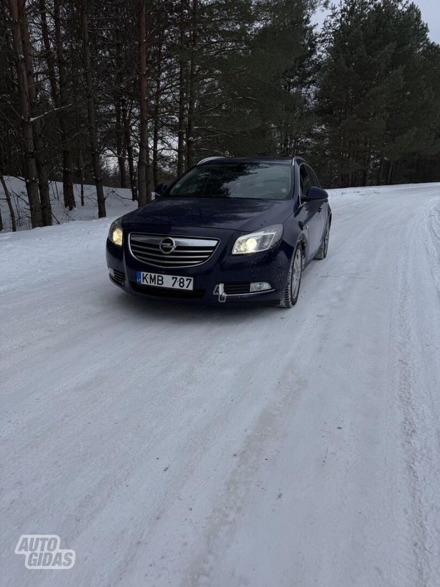 Blue Opel Insignia 2011 in Panevezys, with an engine capacity of 2.00 L and mileage of 390 thousand km for 2700 €, photo 1 on AUTOMOTO.COM.LV