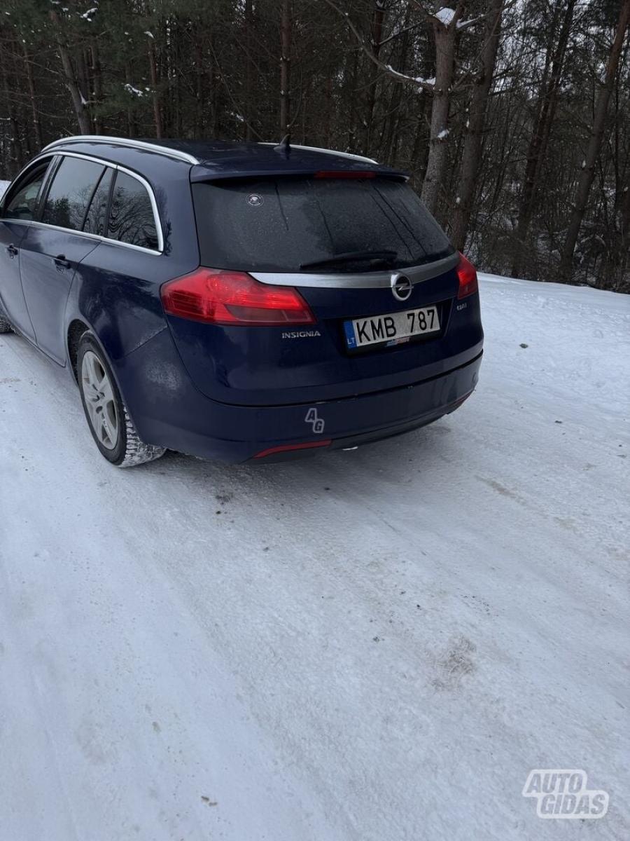 Blue Opel Insignia 2011 in Panevezys, with an engine capacity of 2.00 L and mileage of 390 thousand km for 2700 €, photo 2 on AUTOMOTO.COM.LV