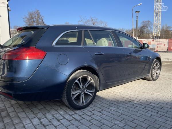 Blue Opel Insignia 2011 in Vilnius, with an engine capacity of 2.00 L and mileage of 240 thousand km for 2400 €, photo 3 on AUTOMOTO.COM.LV