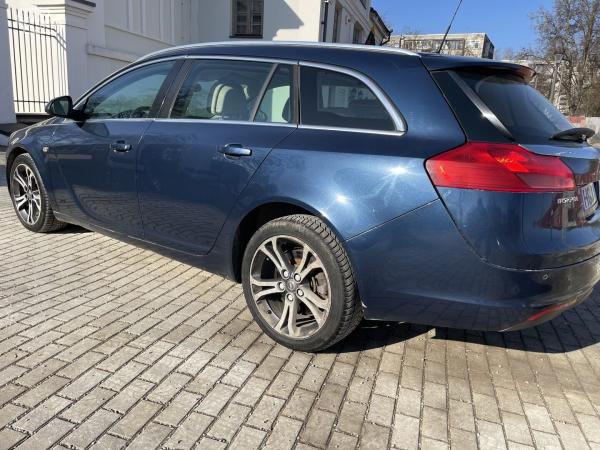 Blue Opel Insignia 2011 in Vilnius, with an engine capacity of 2.00 L and mileage of 240 thousand km for 2400 €, photo 6 on AUTOMOTO.COM.LV