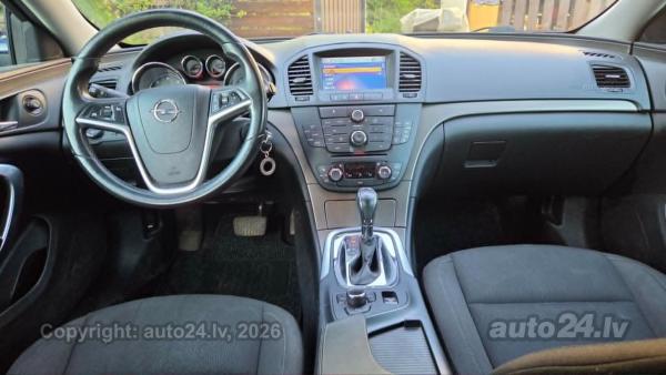 Blue Opel Insignia 2011 in Tallinn, with an engine capacity of 2.00 L and mileage of 265 thousand km for 2600 €, photo 5 on AUTOMOTO.COM.LV