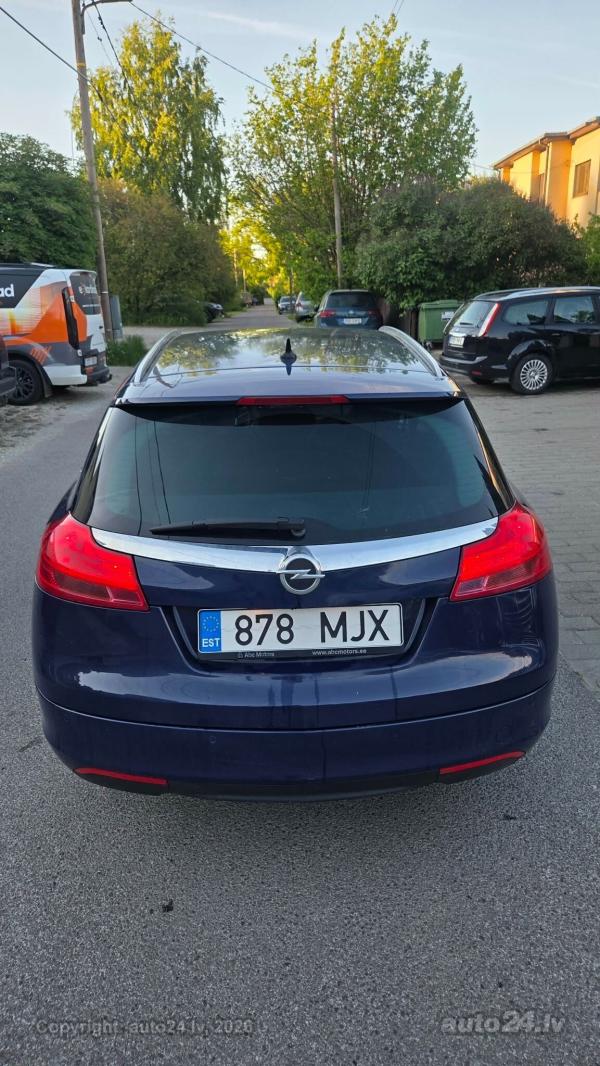 Blue Opel Insignia 2011 in Tallinn, with an engine capacity of 2.00 L and mileage of 265 thousand km for 2600 €, photo 6 on AUTOMOTO.COM.LV
