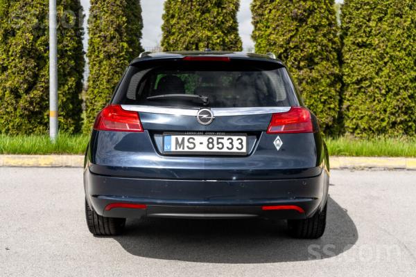 Blue Opel Insignia 2011 in Jelgava, with an engine capacity of 2.00 L and mileage of 309 thousand km for 3300 €, photo 5 on AUTOMOTO.COM.LV