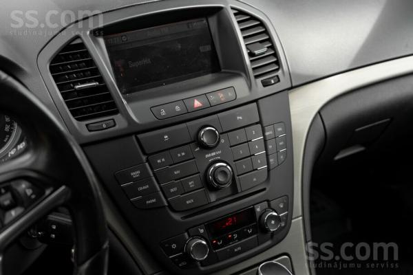 Blue Opel Insignia 2011 in Jelgava, with an engine capacity of 2.00 L and mileage of 309 thousand km for 3300 €, photo 10 on AUTOMOTO.COM.LV