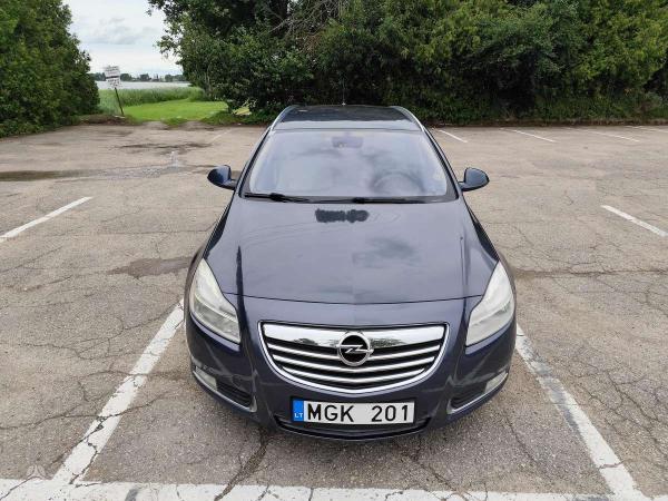 Blue Opel Insignia 2011 in Radviliskis, with an engine capacity of 1.96 L and mileage of 276 thousand km for 3200 €, photo 2 on AUTOMOTO.COM.LV