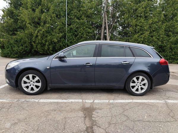 Blue Opel Insignia 2011 in Radviliskis, with an engine capacity of 1.96 L and mileage of 276 thousand km for 3200 €, photo 3 on AUTOMOTO.COM.LV