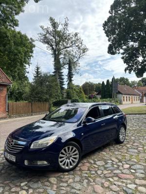 Blue Opel Insignia 2011 in Kuldiga, with an engine capacity of 2.00 L and mileage of 327 thousand km for 2650 €, photo  on AUTOMOTO.COM.LV