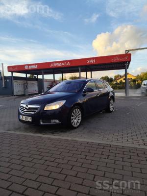 Blue Opel Insignia 2011 in Jurmala, with an engine capacity of 2.00 L and mileage of 327 thousand km for 2750 €, photo  on AUTOMOTO.COM.LV