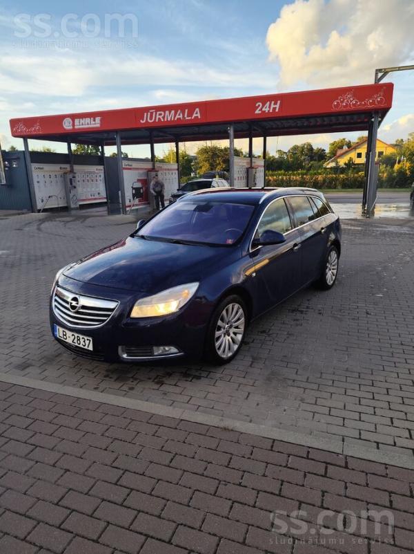 Blue Opel Insignia 2011 in Jurmala, with an engine capacity of 2.00 L and mileage of 327 thousand km for 2550 €, photo 4 on AUTOMOTO.COM.LV