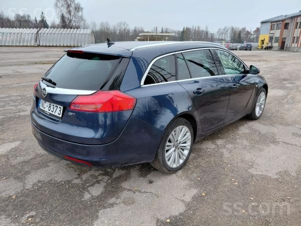 Blue Opel Insignia 2012 in Talsi, with an engine capacity of 2.00 L and mileage of 403 thousand km for 2950 €, photo 4 on AUTOMOTO.COM.LV
