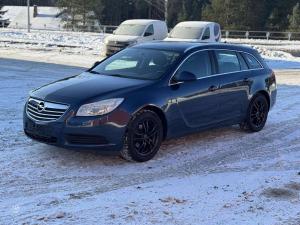Blue Opel Insignia 2012 in Utena, with an engine capacity of 2.00 L and mileage of 250 thousand km for 3100 €, photo  on AUTOMOTO.COM.LV