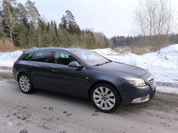 Blue Opel Insignia 2012 in Kaunas, with an engine capacity of 2.00 L and mileage of 295 thousand km for 3650 €, photo 1 on AUTOMOTO.COM.LV