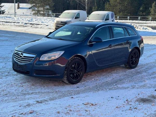 Blue Opel Insignia 2012 in Utena, with an engine capacity of 1.96 L and mileage of 250 thousand km for 2990 €, photo 1 on AUTOMOTO.COM.LV