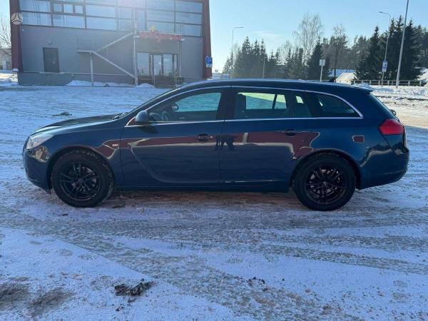 Blue Opel Insignia 2012 in Utena, with an engine capacity of 1.96 L and mileage of 250 thousand km for 2990 €, photo 3 on AUTOMOTO.COM.LV